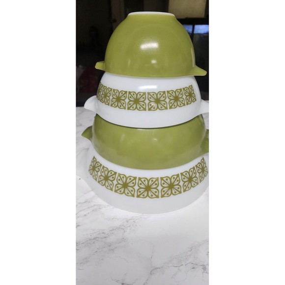 Pyrex | Dining | Pyrex Verde4 Piece Setcinderellanesting Bowlsprestine ...